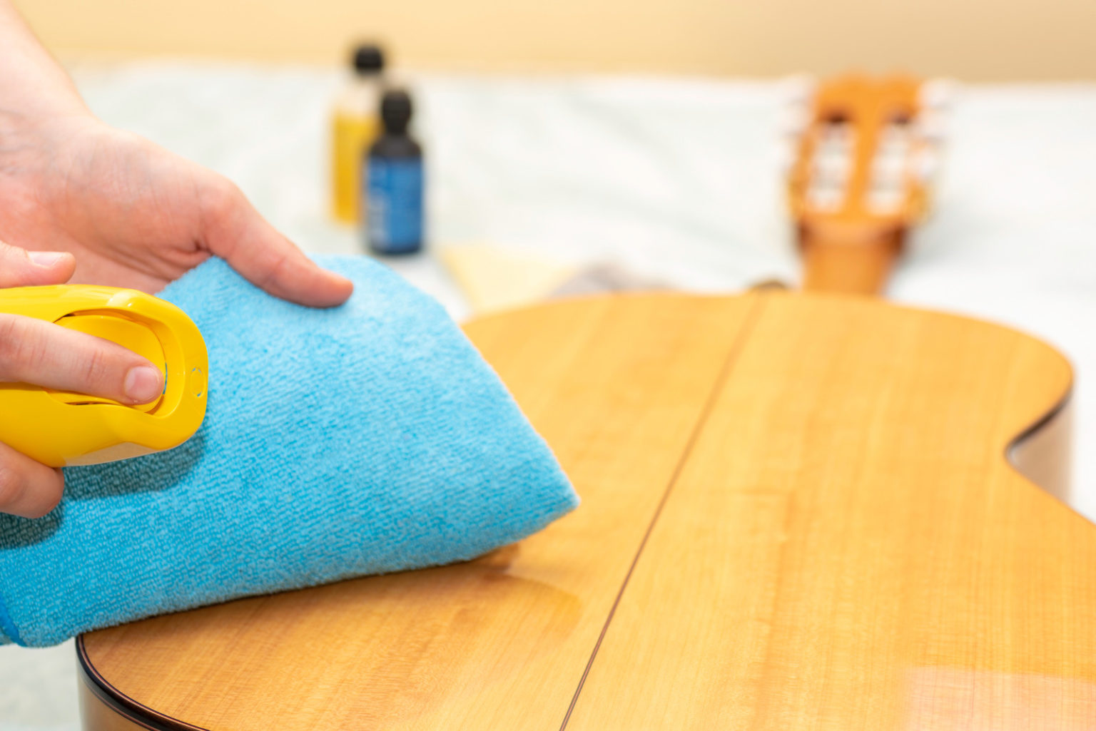 How to Clean a Guitar's Fretboard with Household Items [Guide ...