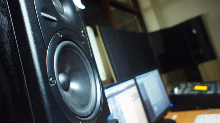 4 Ohm vs. 8 Ohm Speakers: Which Are Better? | SoundGearLab